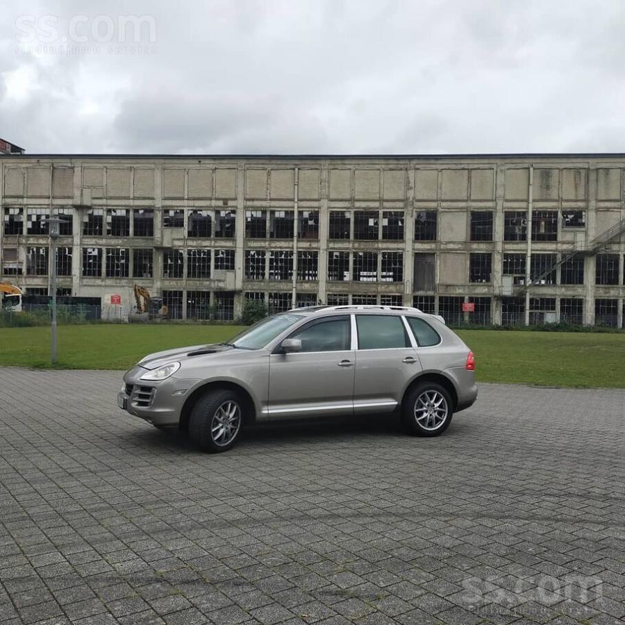 Brown Porsche Cayenne 2008 in Kuldiga, with an engine capacity of 4.80 L and mileage of 0 thousand km for 5650 €, photo 5 on AUTOMOTO.COM.LV