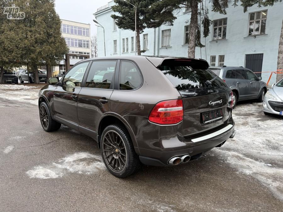 Brūns Porsche Cayenne 2009 Kauņa, ar dzinēja tilpumu 4.80 L un nobraukumu 223 tūkst. km par 8000 €, foto 4 vietnē AUTOMOTO.COM.LV