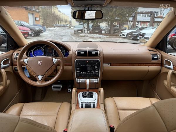 Brown Porsche Cayenne 2009 in Kaunas, with an engine capacity of 4.80 L and mileage of 223 thousand km for 8000 €, photo 7 on AUTOMOTO.COM.LV