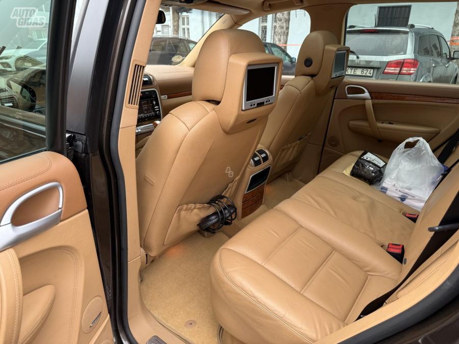 Brūns Porsche Cayenne 2009 Kauņa, ar dzinēja tilpumu 4.80 L un nobraukumu 223 tūkst. km par 8000 €, foto 16 vietnē AUTOMOTO.COM.LV