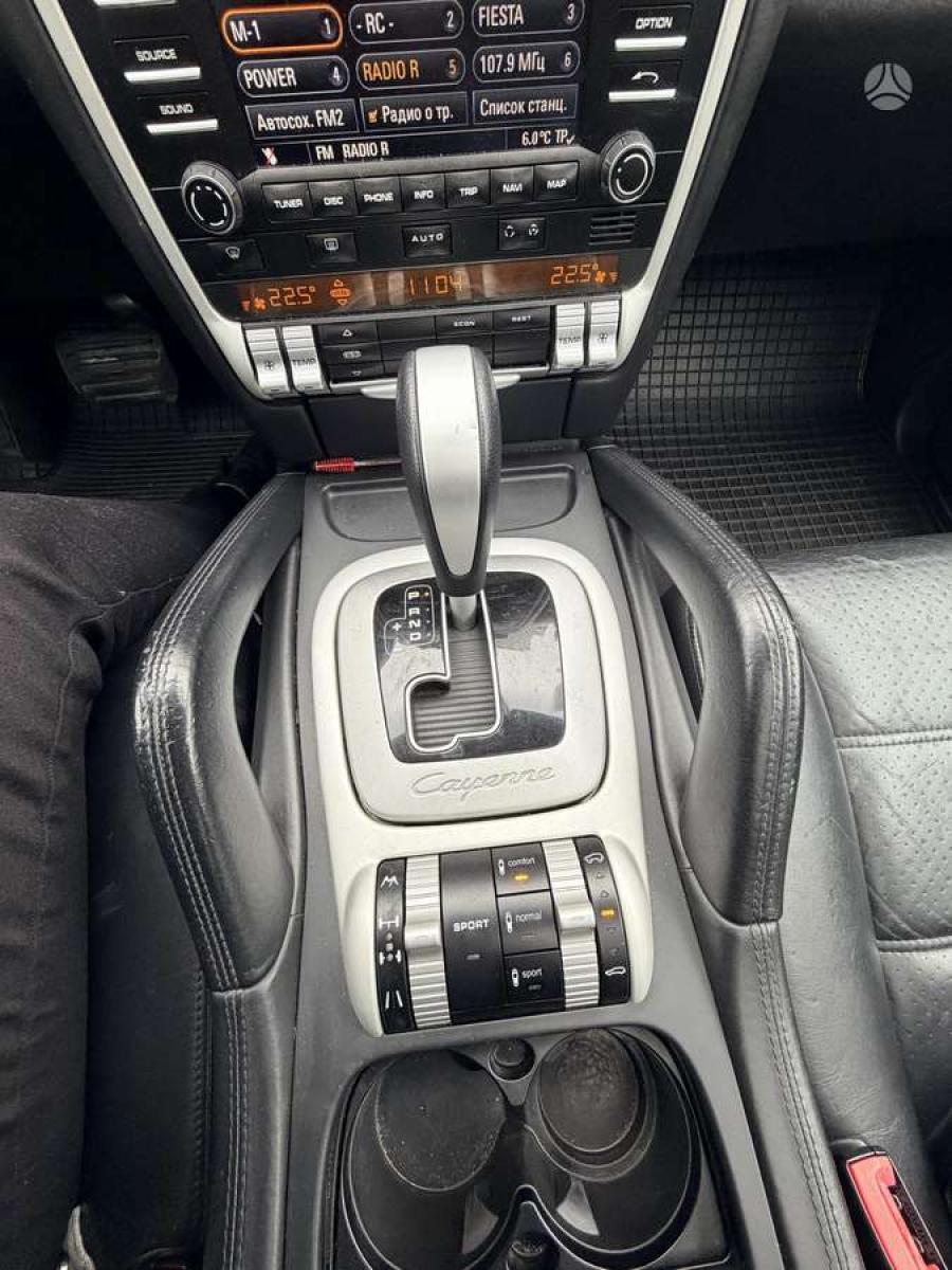 Brown Porsche Cayenne 2009 in Vilnius, with an engine capacity of 0.00 L and mileage of 228 thousand km for 9 €, photo 1 on AUTOMOTO.COM.LV