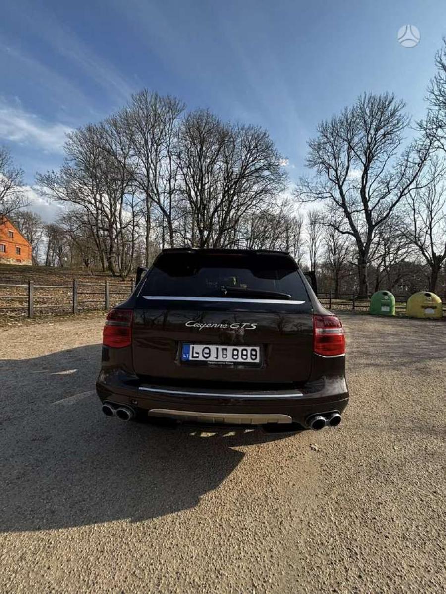 Brown Porsche Cayenne 2009 in Vilnius, with an engine capacity of 0.00 L and mileage of 228 thousand km for 9 €, photo 10 on AUTOMOTO.COM.LV