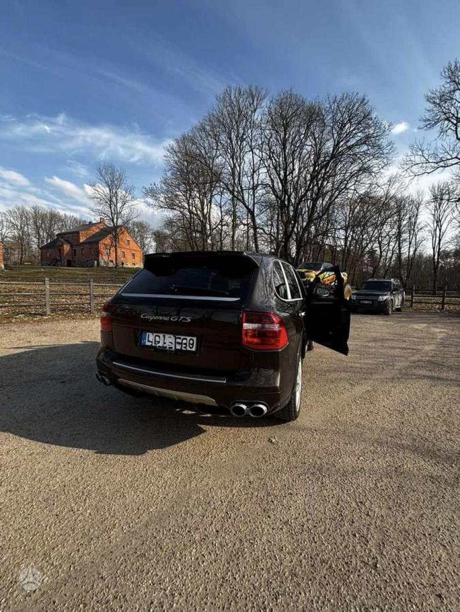 Brown Porsche Cayenne 2009 in Vilnius, with an engine capacity of 0.00 L and mileage of 228 thousand km for 9 €, photo 11 on AUTOMOTO.COM.LV