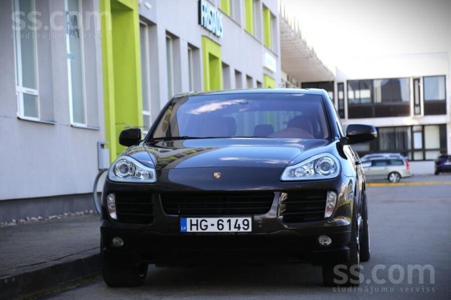 Brown Porsche Cayenne 2009 in Riga, with an engine capacity of 3.60 L and mileage of 187 thousand km for 8995 €, photo 1 on AUTOMOTO.COM.LV
