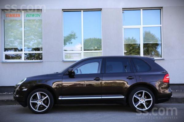 Brūns Porsche Cayenne 2009 Rīga, ar dzinēja tilpumu 3.60 L un nobraukumu 187 tūkst. km par 8995 €, foto 2 vietnē AUTOMOTO.COM.LV