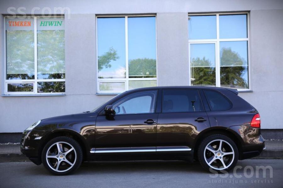 Brown Porsche Cayenne 2009 in Riga, with an engine capacity of 3.60 L and mileage of 187 thousand km for 8995 €, photo 3 on AUTOMOTO.COM.LV