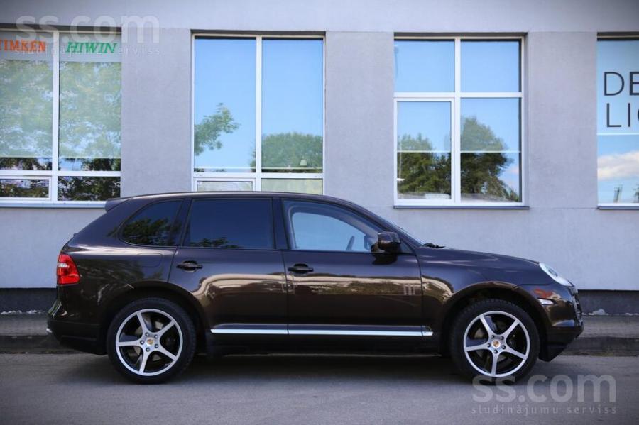 Brown Porsche Cayenne 2009 in Riga, with an engine capacity of 3.60 L and mileage of 187 thousand km for 8995 €, photo 4 on AUTOMOTO.COM.LV