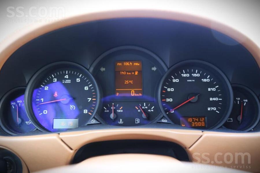 Brown Porsche Cayenne 2009 in Riga, with an engine capacity of 3.60 L and mileage of 187 thousand km for 8995 €, photo 8 on AUTOMOTO.COM.LV