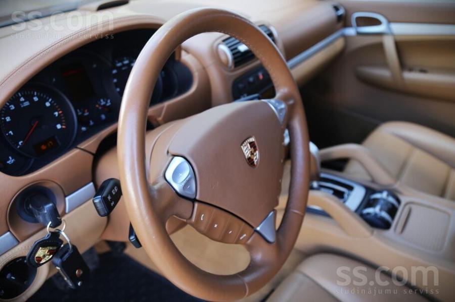 Brown Porsche Cayenne 2009 in Riga, with an engine capacity of 3.60 L and mileage of 187 thousand km for 8995 €, photo 10 on AUTOMOTO.COM.LV
