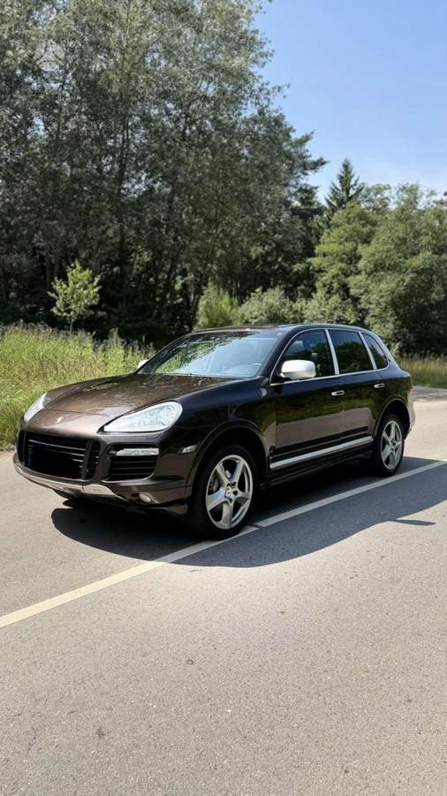 Brown Porsche Cayenne 2009 in Vilnius, with an engine capacity of 2.97 L and mileage of 228 thousand km for 9500 €, photo 1 on AUTOMOTO.COM.LV