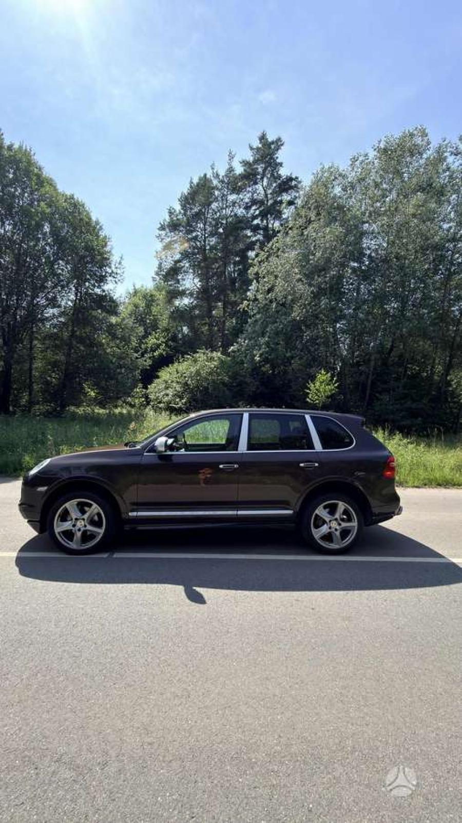 Brown Porsche Cayenne 2009 in Vilnius, with an engine capacity of 2.97 L and mileage of 228 thousand km for 9500 €, photo 4 on AUTOMOTO.COM.LV