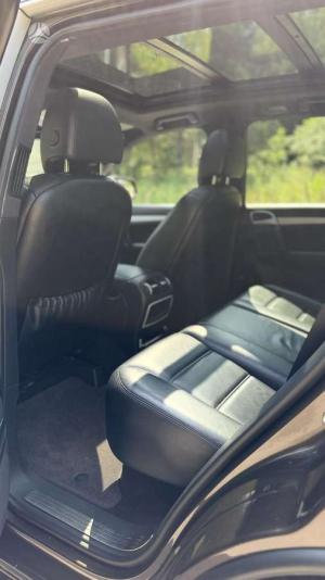 Brown Porsche Cayenne 2009 in Vilnius, with an engine capacity of 2.97 L and mileage of 228 thousand km for 9500 €, photo 11 on AUTOMOTO.COM.LV