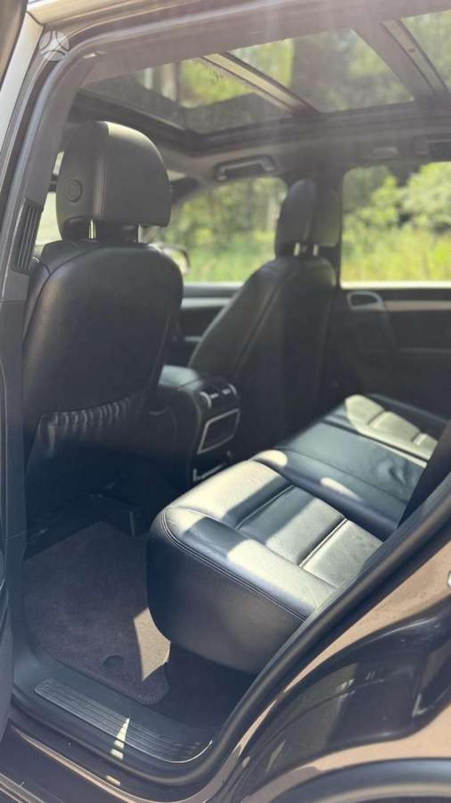 Brown Porsche Cayenne 2009 in Vilnius, with an engine capacity of 2.97 L and mileage of 228 thousand km for 9500 €, photo 11 on AUTOMOTO.COM.LV