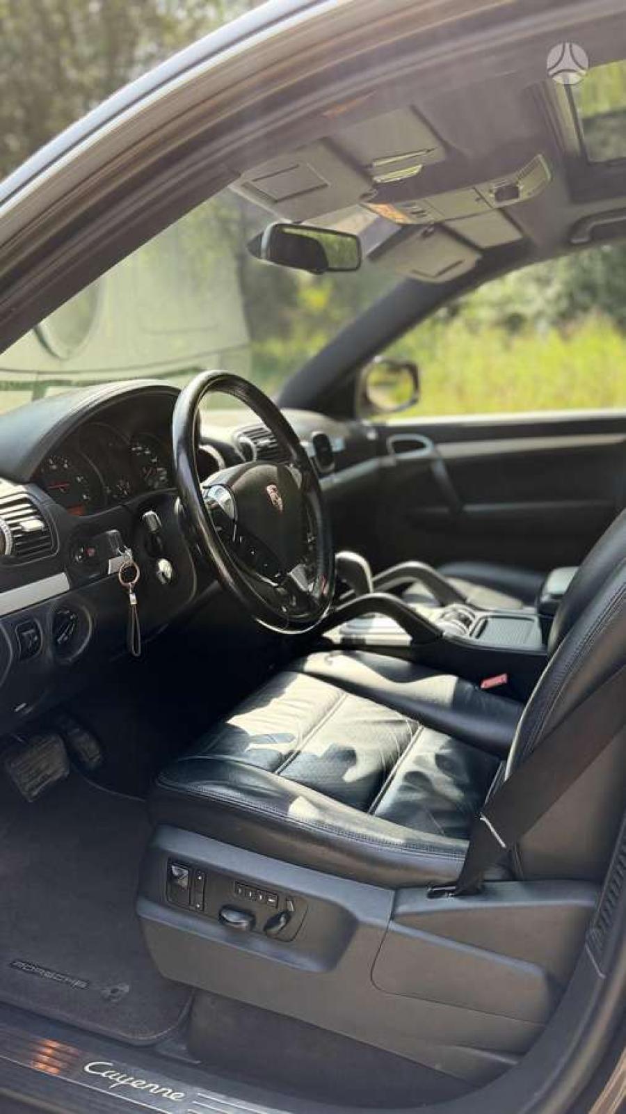 Brown Porsche Cayenne 2009 in Vilnius, with an engine capacity of 2.97 L and mileage of 228 thousand km for 9500 €, photo 12 on AUTOMOTO.COM.LV
