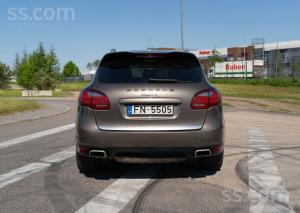 Brūns Porsche Cayenne 2010 Rīga, ar dzinēja tilpumu 3.00 L un nobraukumu 103 tūkst. km par 18000 €, foto 5 vietnē AUTOMOTO.COM.LV
