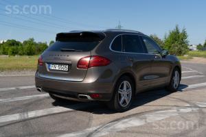 Brūns Porsche Cayenne 2010 Rīga, ar dzinēja tilpumu 3.00 L un nobraukumu 103 tūkst. km par 18000 €, foto 6 vietnē AUTOMOTO.COM.LV