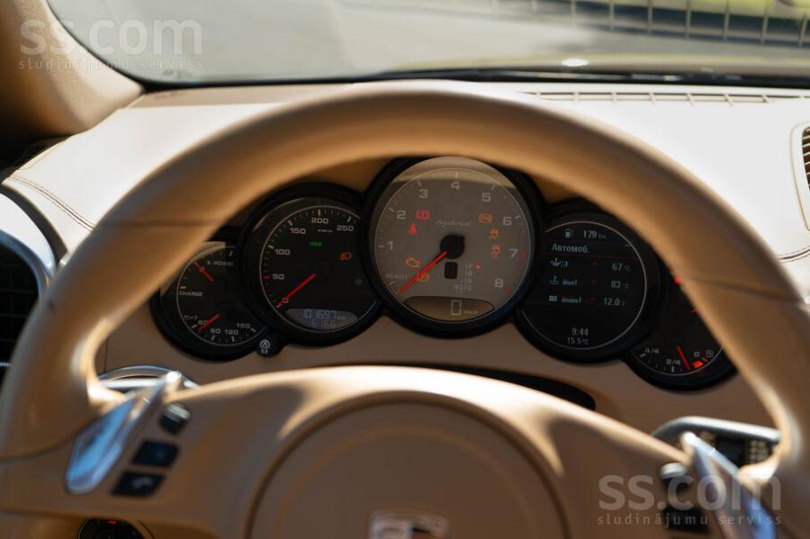 Brūns Porsche Cayenne 2010 Rīga, ar dzinēja tilpumu 3.00 L un nobraukumu 103 tūkst. km par 18000 €, foto 12 vietnē AUTOMOTO.COM.LV