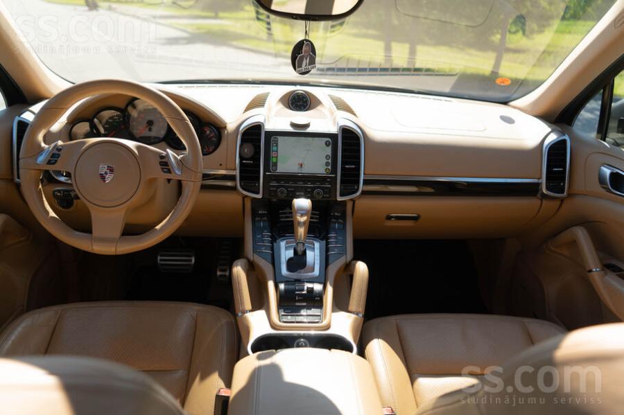 Brūns Porsche Cayenne 2010 Rīga, ar dzinēja tilpumu 3.00 L un nobraukumu 103 tūkst. km par 18000 €, foto 13 vietnē AUTOMOTO.COM.LV