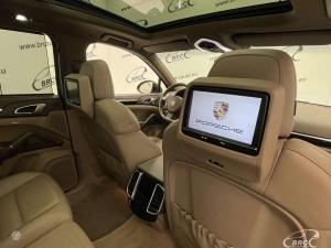 Brūns Porsche Cayenne 2011 Viļņa, ar dzinēja tilpumu 3.60 L un nobraukumu 276 tūkst. km par 12500 €, foto 17 vietnē AUTOMOTO.COM.LV