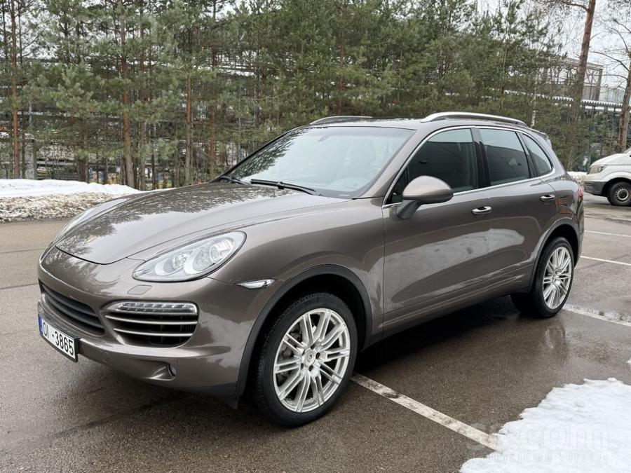 Brūns Porsche Cayenne 2011 Rīga, ar dzinēja tilpumu 3.00 L un nobraukumu 249 tūkst. km par 16450 €, foto 1 vietnē AUTOMOTO.COM.LV
