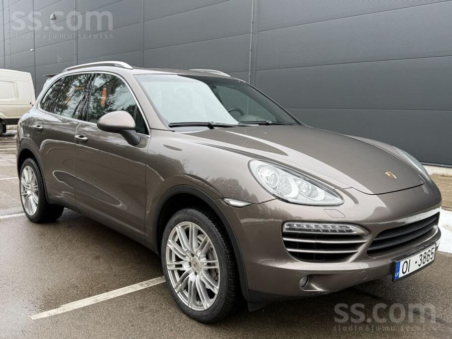 Brūns Porsche Cayenne 2011 Rīga, ar dzinēja tilpumu 3.00 L un nobraukumu 249 tūkst. km par 16450 €, foto 2 vietnē AUTOMOTO.COM.LV