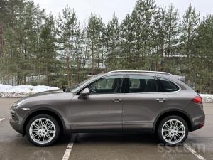 Brūns Porsche Cayenne 2011 Rīga, ar dzinēja tilpumu 3.00 L un nobraukumu 249 tūkst. km par 16450 €, foto 4 vietnē AUTOMOTO.COM.LV