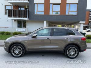 Brown Porsche Cayenne 2011 in Tallinn, with an engine capacity of 3.00 L and mileage of 172 thousand km for 19990 €, photo 3 on AUTOMOTO.COM.LV