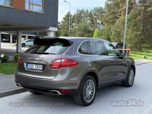 Brown Porsche Cayenne 2011 in Tallinn, with an engine capacity of 3.00 L and mileage of 172 thousand km for 19990 €, photo 5 on AUTOMOTO.COM.LV