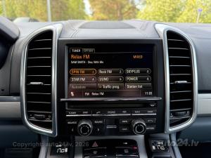 Brown Porsche Cayenne 2011 in Tallinn, with an engine capacity of 3.00 L and mileage of 172 thousand km for 19990 €, photo 24 on AUTOMOTO.COM.LV
