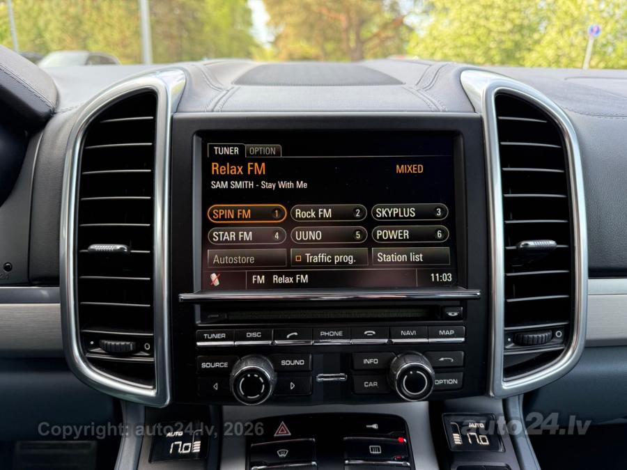 Brown Porsche Cayenne 2011 in Tallinn, with an engine capacity of 3.00 L and mileage of 172 thousand km for 19990 €, photo 24 on AUTOMOTO.COM.LV