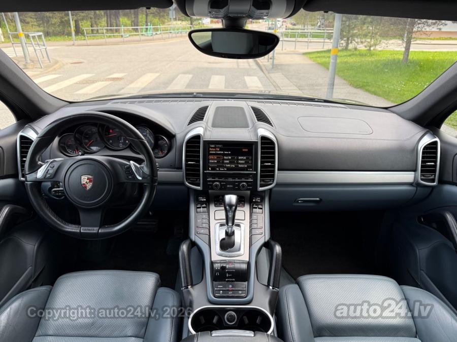Brown Porsche Cayenne 2011 in Tallinn, with an engine capacity of 3.00 L and mileage of 172 thousand km for 19990 €, photo 28 on AUTOMOTO.COM.LV
