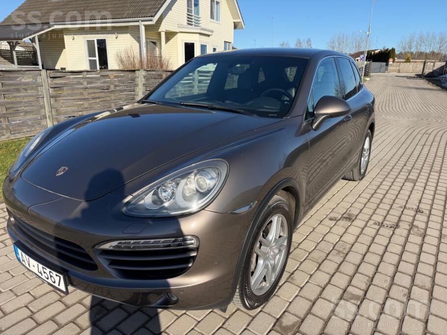 Brown Porsche Cayenne 2011 in Riga, with an engine capacity of 3.00 L and mileage of 247 thousand km for 13000 €, photo 1 on AUTOMOTO.COM.LV