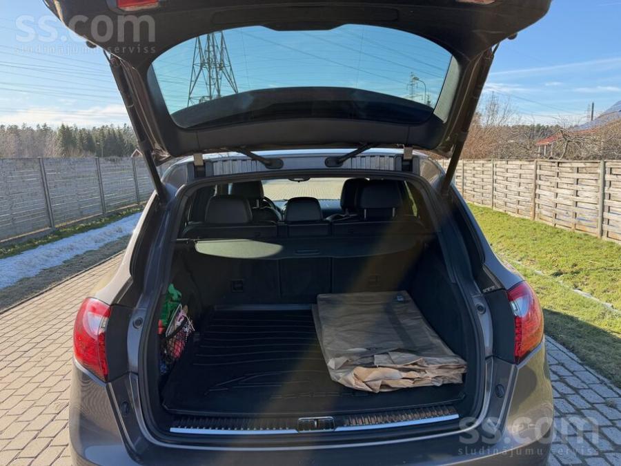 Brown Porsche Cayenne 2011 in Riga, with an engine capacity of 3.00 L and mileage of 247 thousand km for 13000 €, photo 6 on AUTOMOTO.COM.LV