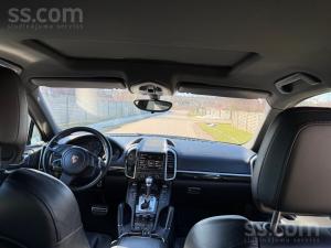 Brown Porsche Cayenne 2011 in Riga, with an engine capacity of 3.00 L and mileage of 247 thousand km for 13000 €, photo 8 on AUTOMOTO.COM.LV