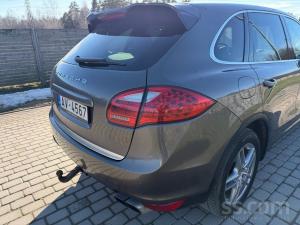Brown Porsche Cayenne 2011 in Riga, with an engine capacity of 3.00 L and mileage of 247 thousand km for 13000 €, photo 12 on AUTOMOTO.COM.LV