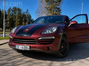 Brown Porsche Cayenne 2011 in Riga, with an engine capacity of 3.00 L and mileage of 272 thousand km for 12600 €, photo 4 on AUTOMOTO.COM.LV