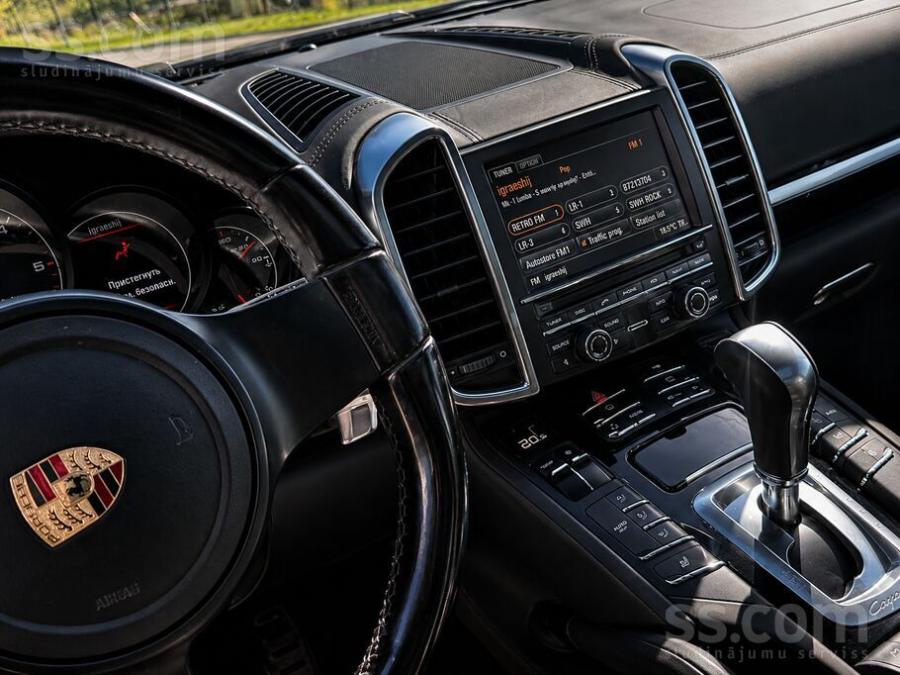 Brown Porsche Cayenne 2011 in Riga, with an engine capacity of 3.00 L and mileage of 272 thousand km for 12600 €, photo 9 on AUTOMOTO.COM.LV