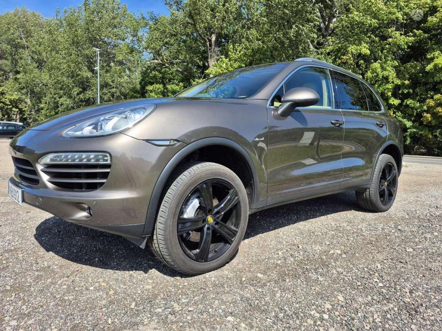 Brūns Porsche Cayenne 2011 Kauņa, ar dzinēja tilpumu 2.97 L un nobraukumu 300 tūkst. km par 12500 €, foto 4 vietnē AUTOMOTO.COM.LV