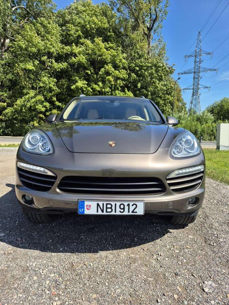 Brūns Porsche Cayenne 2011 Kauņa, ar dzinēja tilpumu 2.97 L un nobraukumu 300 tūkst. km par 12500 €, foto 13 vietnē AUTOMOTO.COM.LV