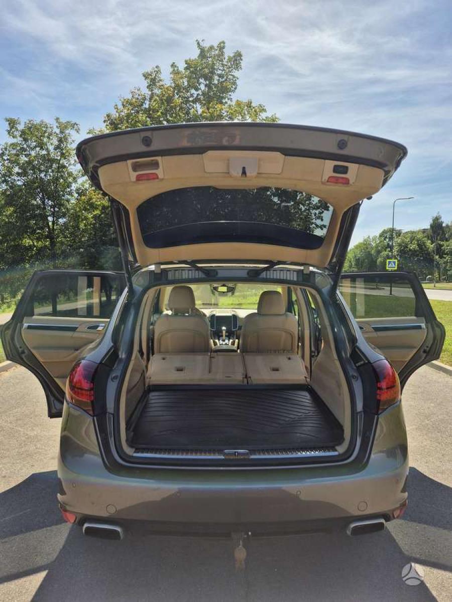 Brūns Porsche Cayenne 2011 Kauņa, ar dzinēja tilpumu 2.97 L un nobraukumu 300 tūkst. km par 12500 €, foto 14 vietnē AUTOMOTO.COM.LV