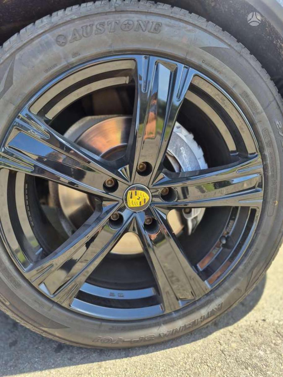 Brūns Porsche Cayenne 2011 Kauņa, ar dzinēja tilpumu 2.97 L un nobraukumu 300 tūkst. km par 12500 €, foto 19 vietnē AUTOMOTO.COM.LV