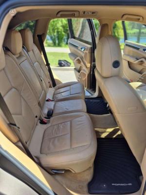 Brūns Porsche Cayenne 2011 Kauņa, ar dzinēja tilpumu 2.97 L un nobraukumu 300 tūkst. km par 12500 €, foto 24 vietnē AUTOMOTO.COM.LV
