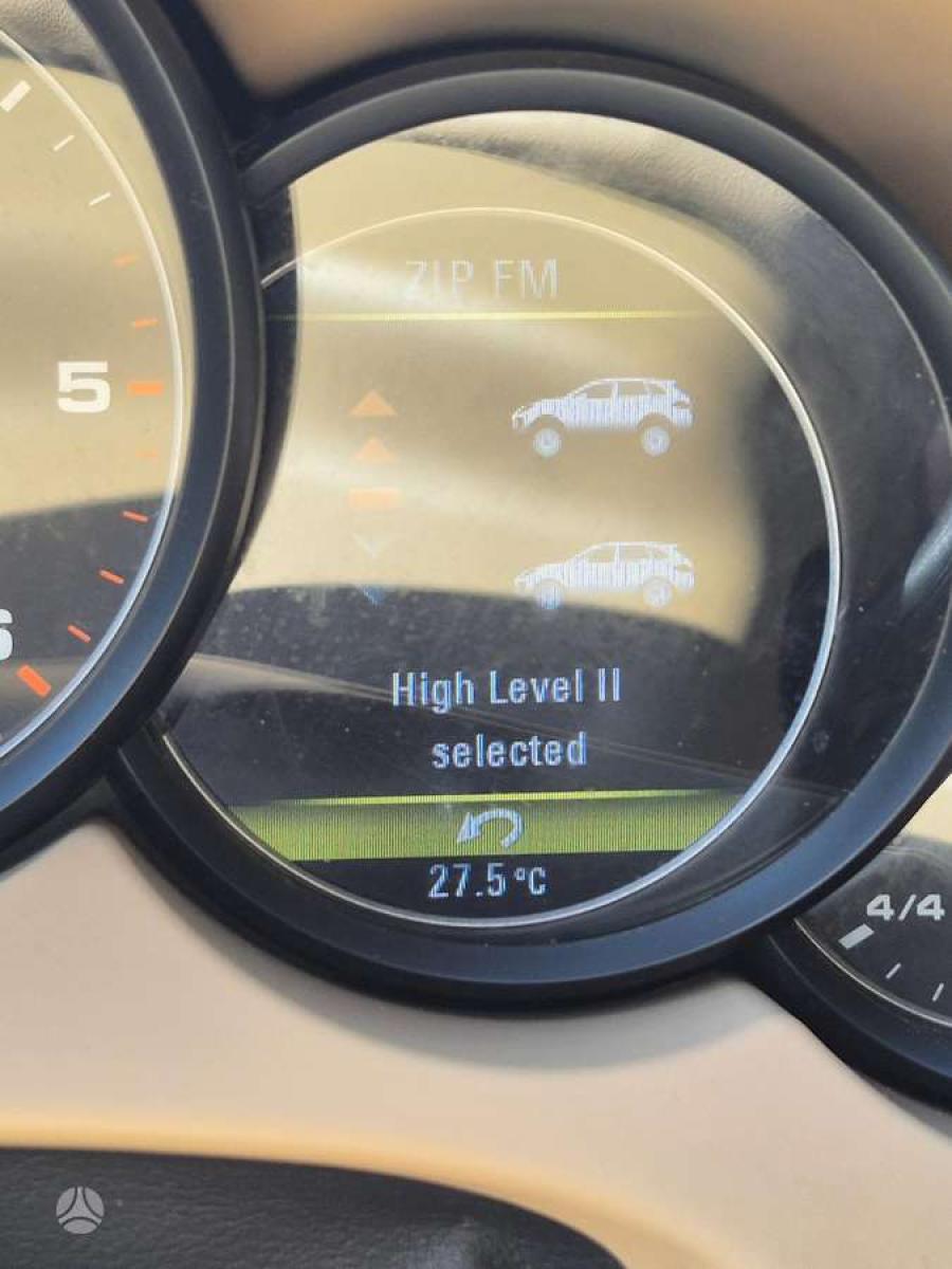 Brūns Porsche Cayenne 2011 Kauņa, ar dzinēja tilpumu 2.97 L un nobraukumu 300 tūkst. km par 12500 €, foto 25 vietnē AUTOMOTO.COM.LV
