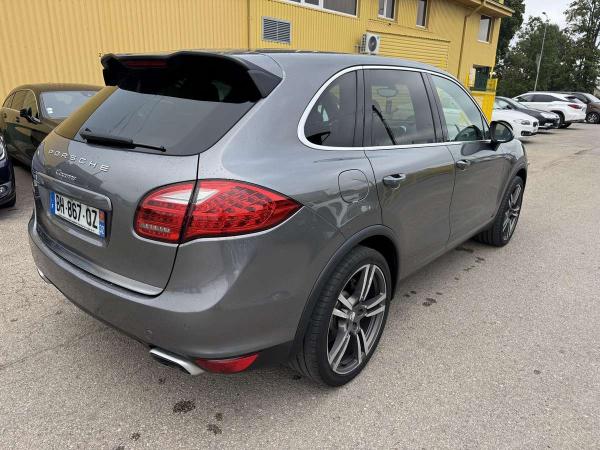 Porsche Cayenne 2011 Tauragė vietnē Brūns Porsche Cayenne 2011 Tauragė, ar dzinēja tilpumu 2.97 L un nobraukumu 440 tūkst. km par 10600 €, foto 7 vietnē AUTOMOTO.COM.LV