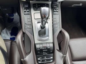 Brown Porsche Cayenne 2011 in Taurage, with an engine capacity of 2.97 L and mileage of 440 thousand km for 10600 €, photo 14 on AUTOMOTO.COM.LV