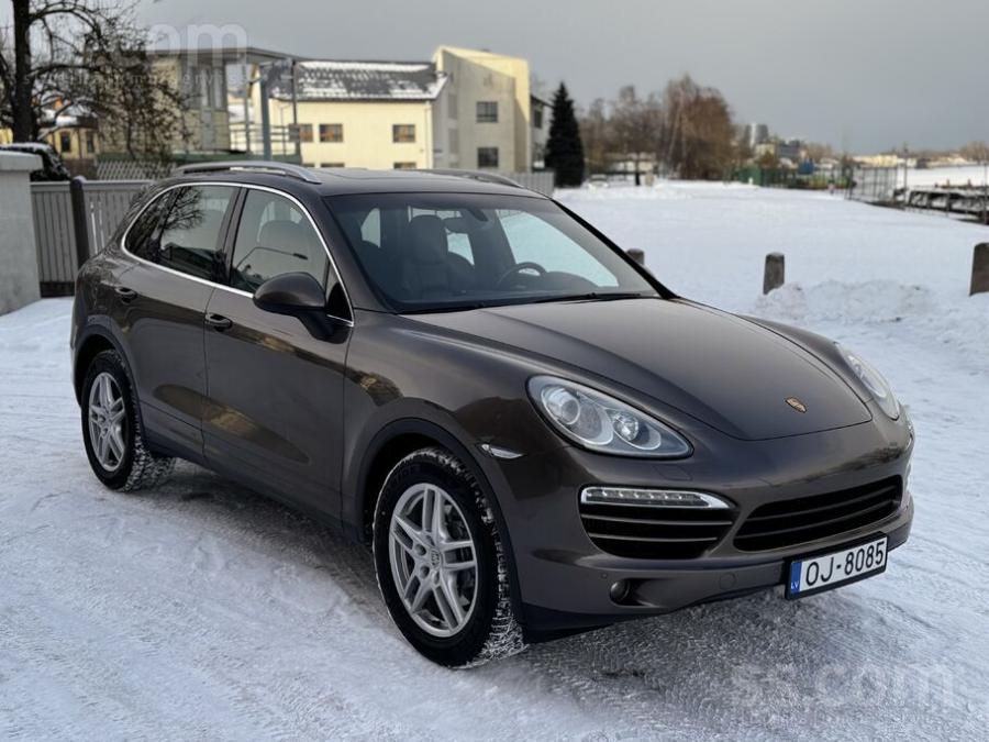 Brūns Porsche Cayenne 2012 Rīga, ar dzinēja tilpumu 3.00 L un nobraukumu 0 tūkst. km par 15800 €, foto 3 vietnē AUTOMOTO.COM.LV