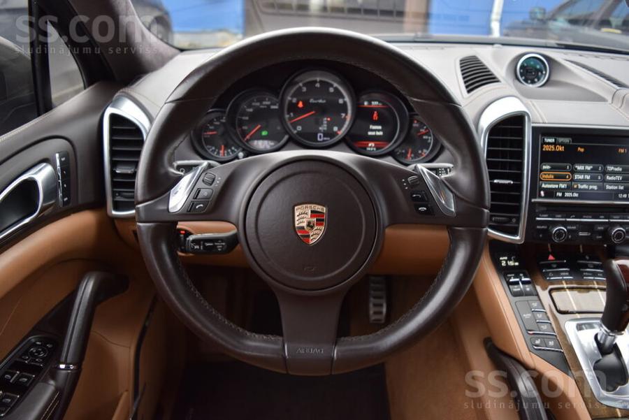 Brown Porsche Cayenne 2012 in Riga, with an engine capacity of 4.80 L and mileage of 212 thousand km for 16900 €, photo 11 on AUTOMOTO.COM.LV