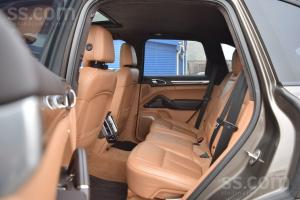 Brown Porsche Cayenne 2012 in Riga, with an engine capacity of 4.80 L and mileage of 212 thousand km for 16900 €, photo 14 on AUTOMOTO.COM.LV