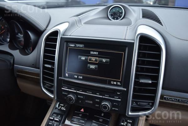 Brūns Porsche Cayenne 2012 Rīga, ar dzinēja tilpumu 4.80 L un nobraukumu 212 tūkst. km par 16900 €, foto 7 vietnē AUTOMOTO.COM.LV