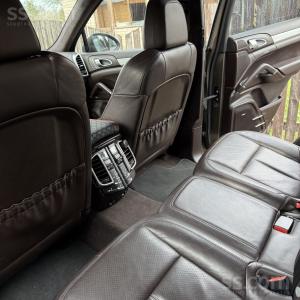 Brūns Porsche Cayenne 2012 Kuldīga, ar dzinēja tilpumu 3.00 L un nobraukumu 300 tūkst. km par 16500 €, foto 7 vietnē AUTOMOTO.COM.LV